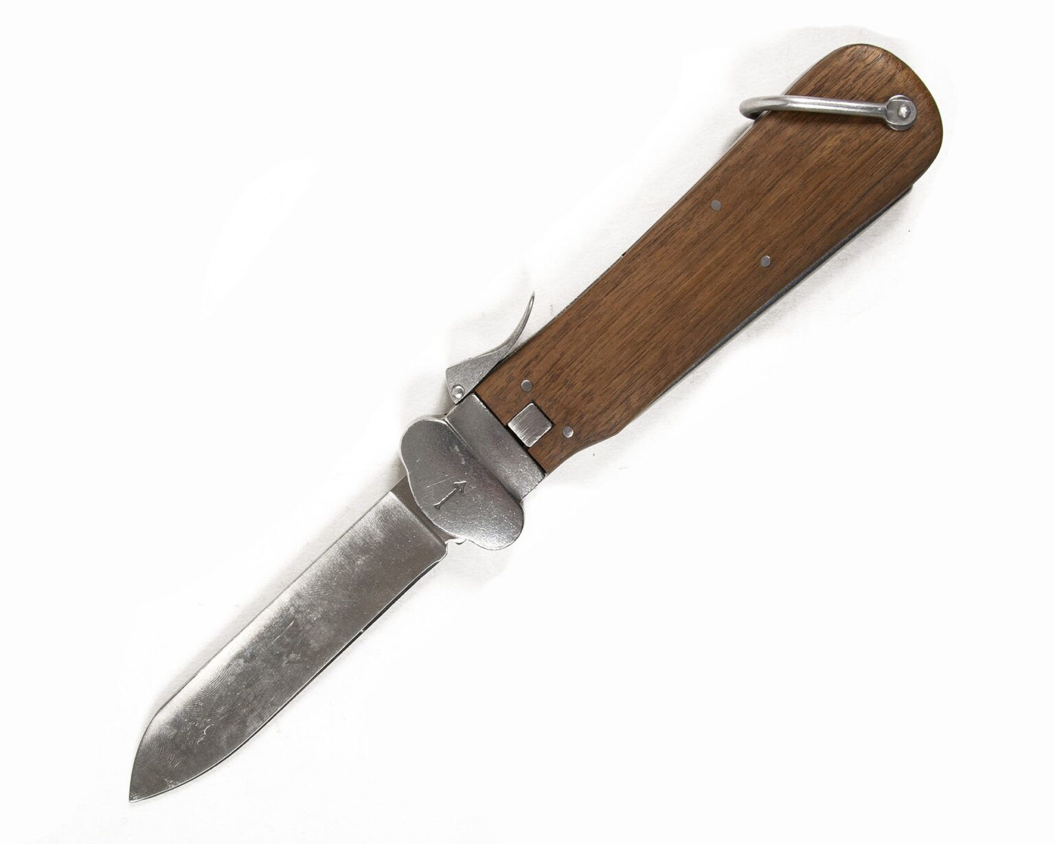 Gravity Knife Guide: History, Mechanics, and types of gravity knives